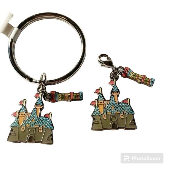 Disney | Accessories | Vintage Disney Castle Disneyland Keychain ...